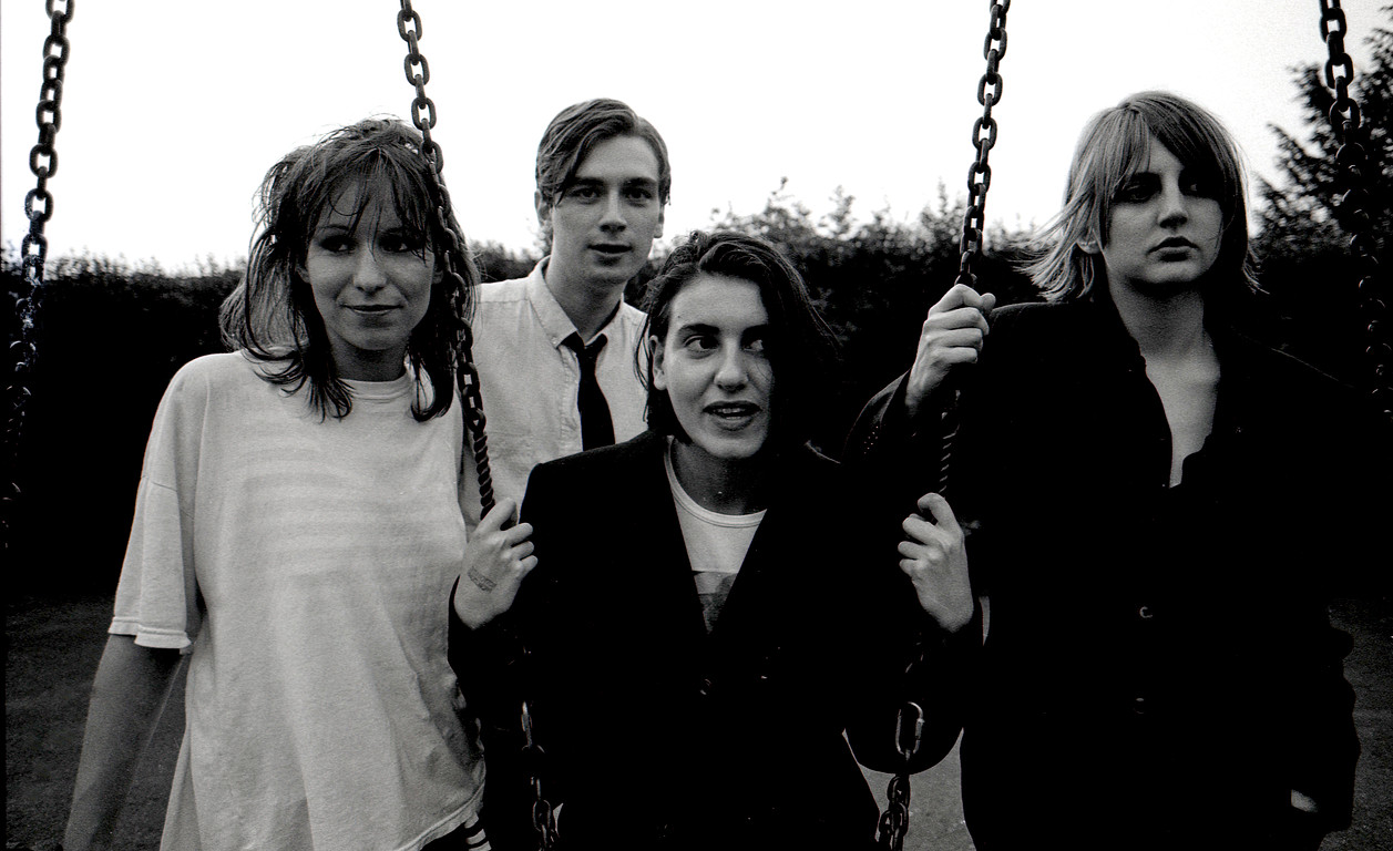 "The Menace", o esquecido e derradeiro disco do Elastica - SOUNDS LIKE US